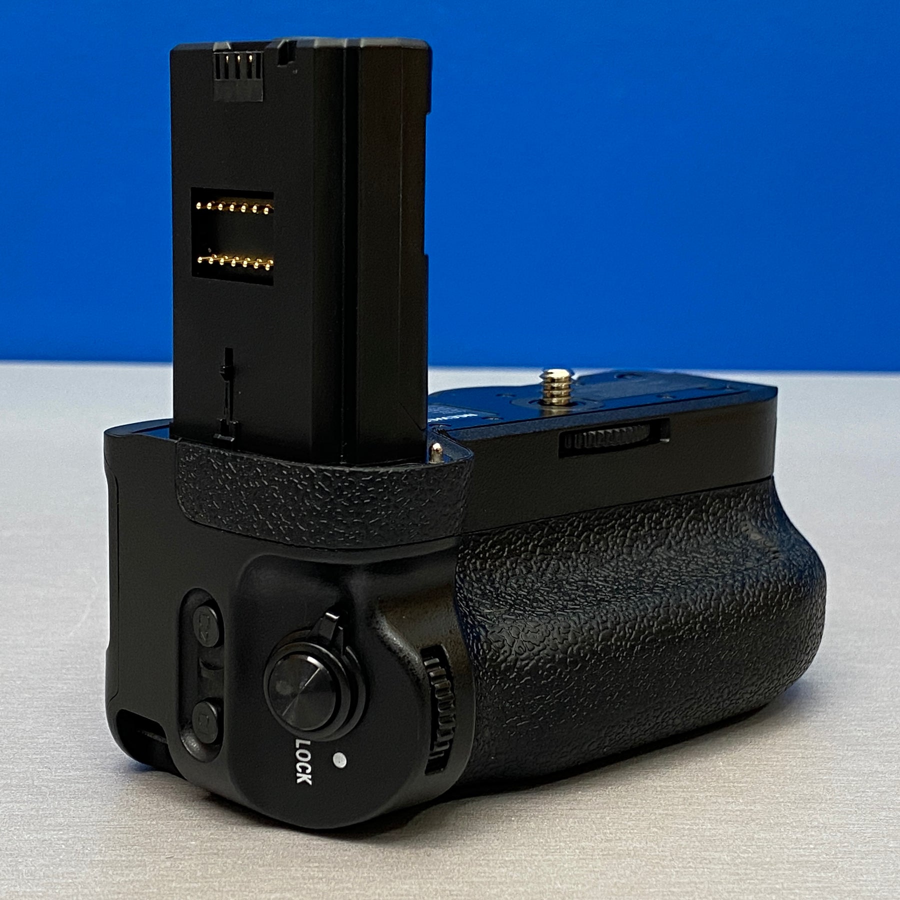 Grip Neewer VG-C3EM (Sony Alpha A7 III/ A7R III/ A9) – Alvalade Mobile